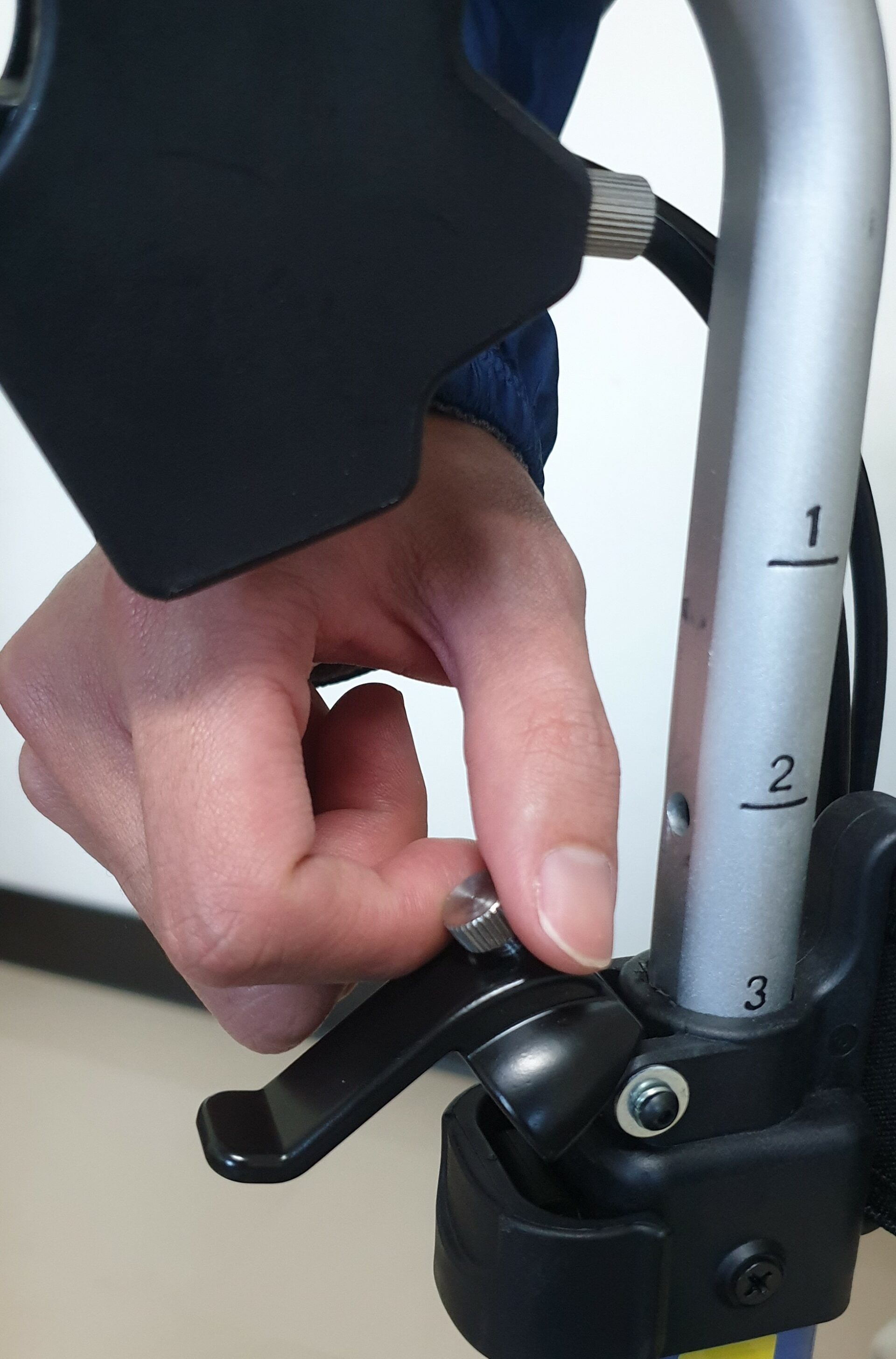MoveX 2 Rollator, Rolling Walker with Seat - Innovation Space ...